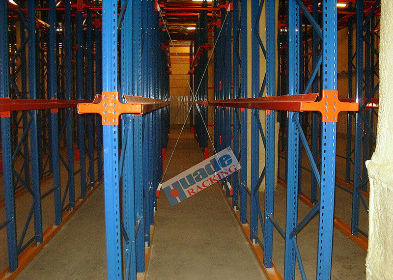 Heavy Load Drive In Racking , Galvanised Pallet Racking Storage Drive ...